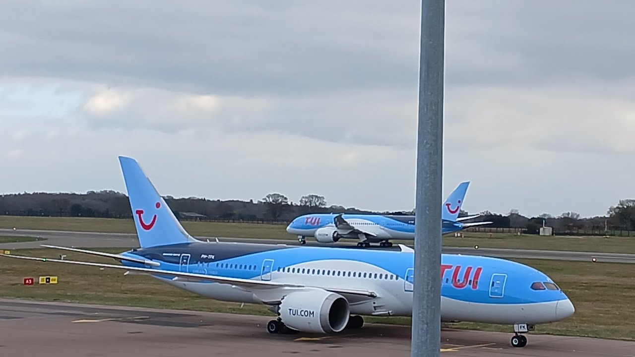 TUI Airways Boeing 787-8 Dreamliner Planespotting Compilation at London ...
