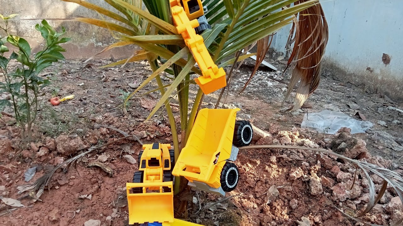 Wow RaYuth woking car Agan playing car truck #ធីមឡានដឹកដី - YouTube