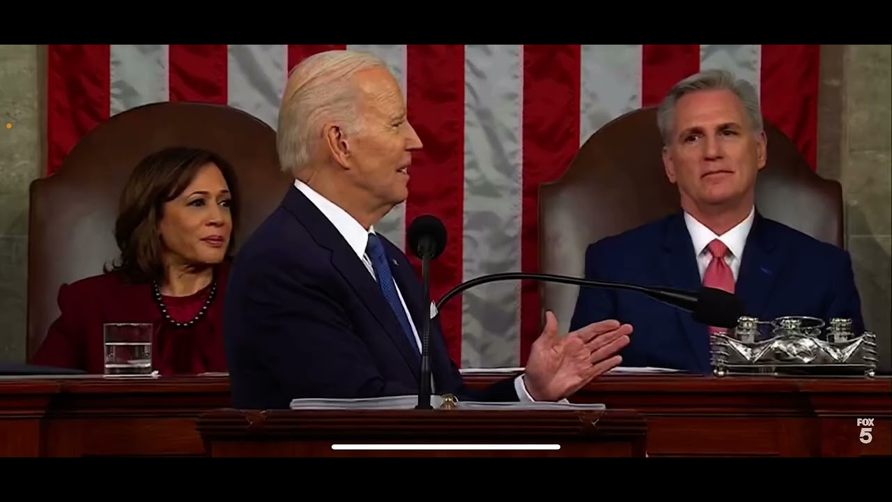 Biden gets booed!! 😆 this place is a laughing stock - YouTube