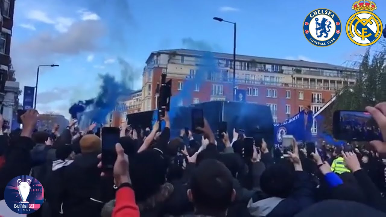 Chelsea Fans Welcome The Team Bus ahead of CL-Semifinal against Real ...