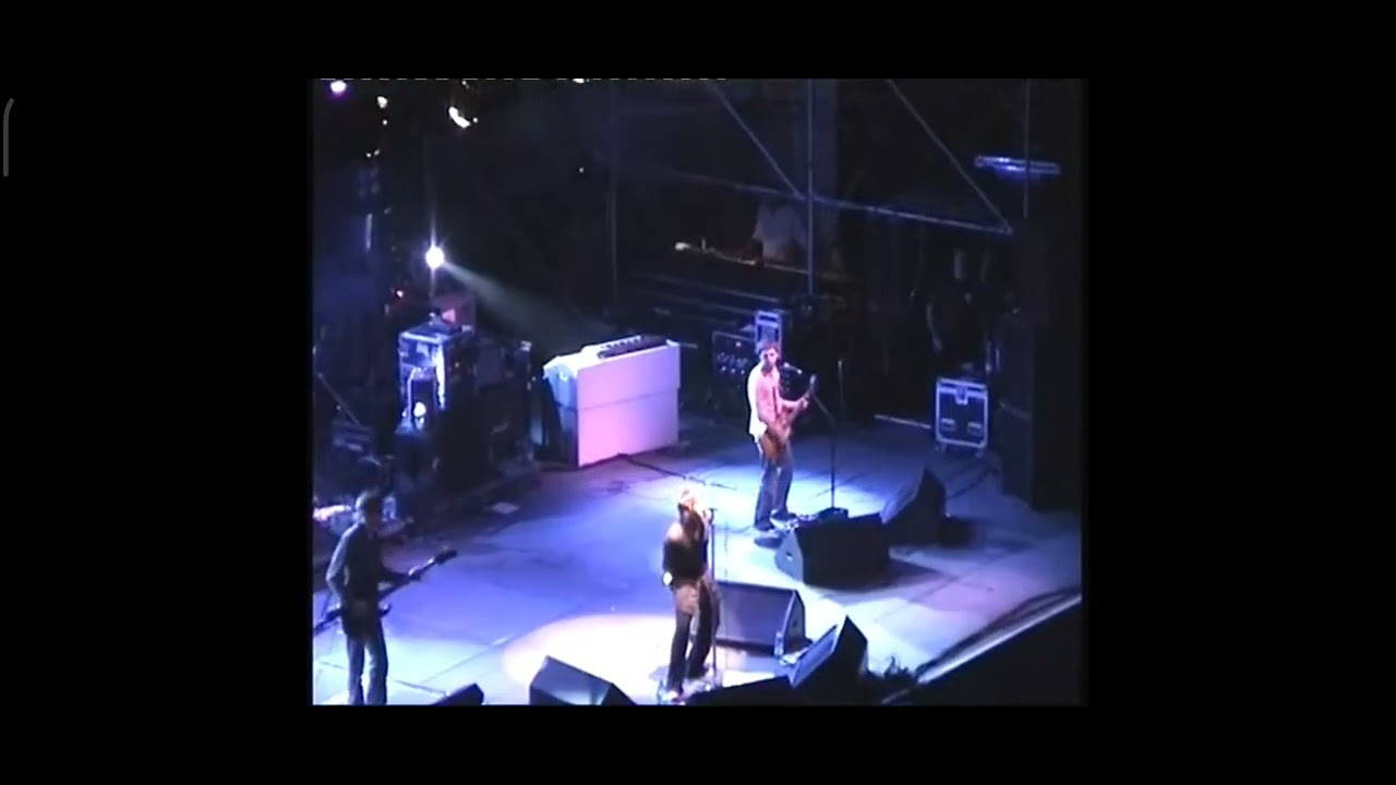 Oasis - Some Might Say ( Live Rome 27 Luglio 2002 Foro Italico ) - YouTube