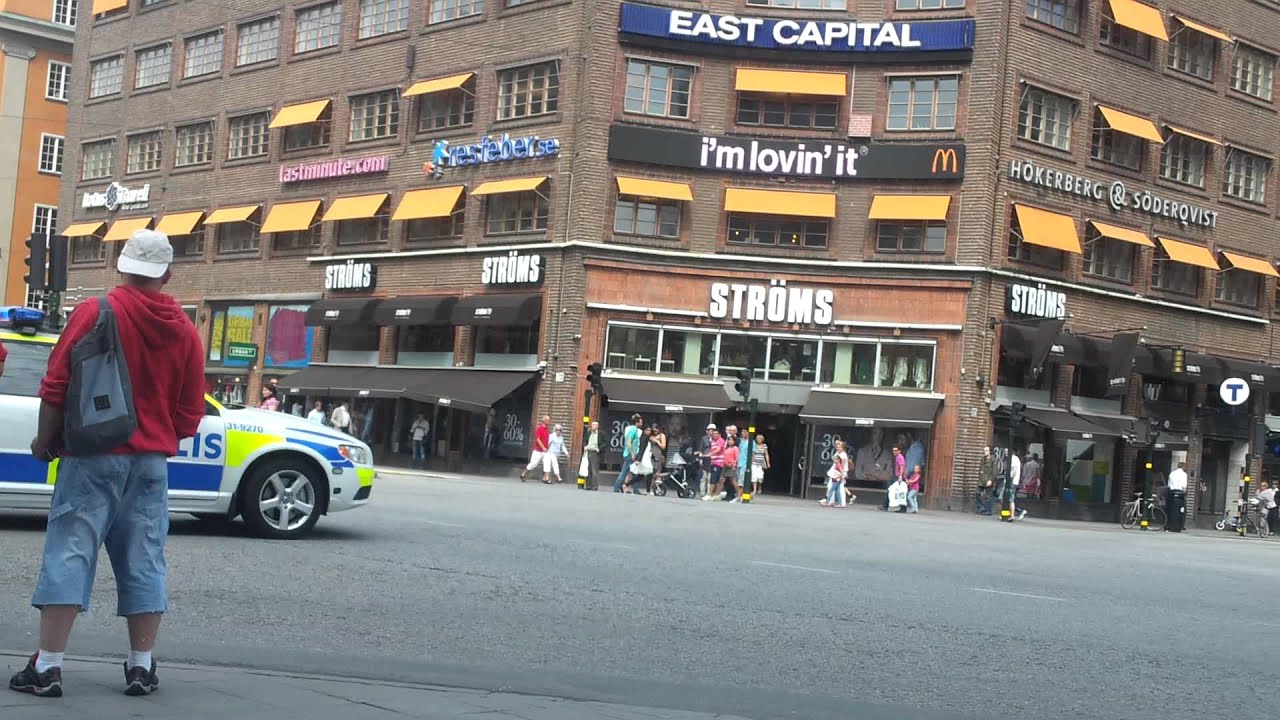 Polis utryckning p Kungsgatan mot stureplan - YouTube