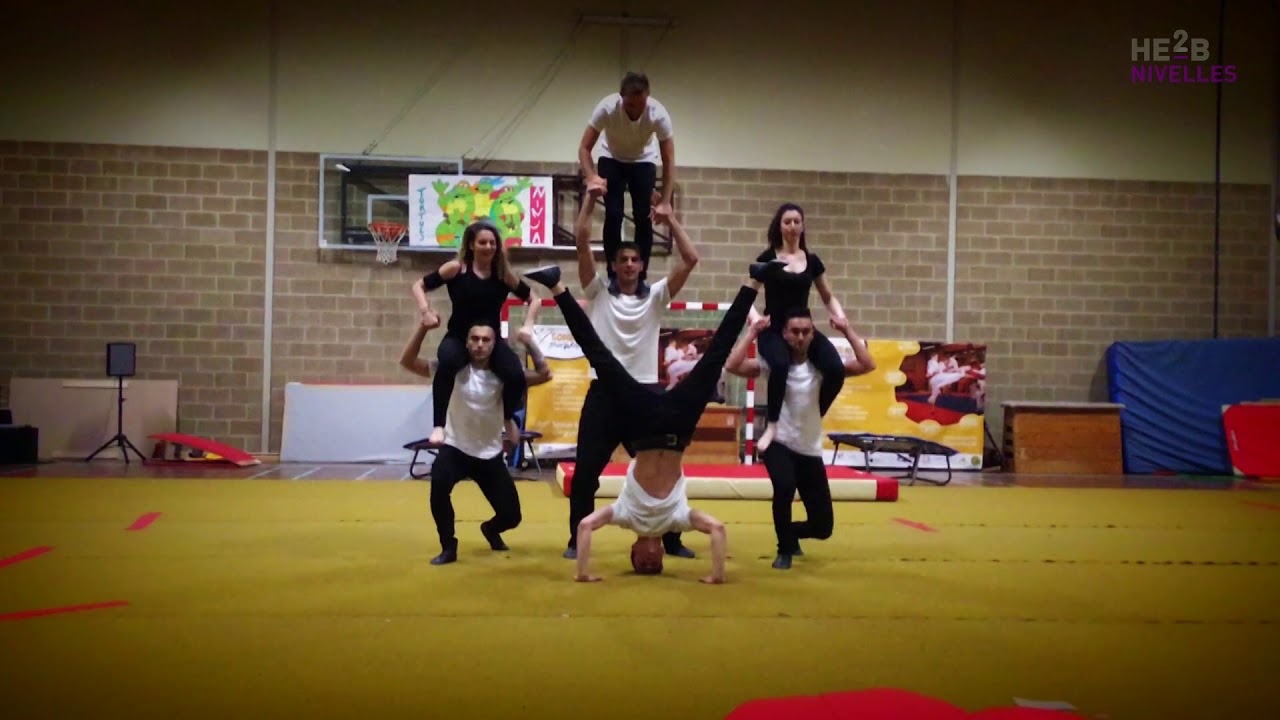 Spectacle acrogym 2018 - Education Physique - YouTube