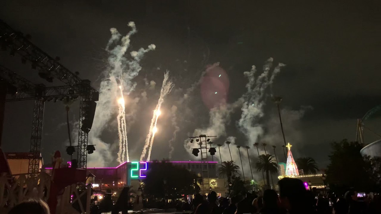 New Year’s Eve Countdown Celebration at Knott’s Berry Farm 2021 - YouTube
