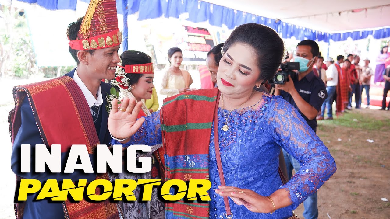 INANG PANORTOR // PERNIKAHAN ADAT BATAK - YouTube