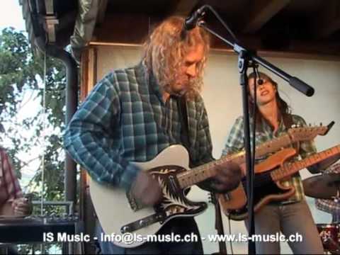Stars'n'Bars and Guitar Wizard Matt Wegner rave the crowd - YouTube