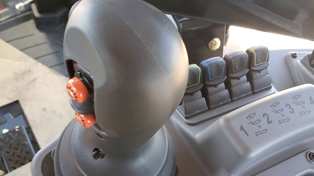 Versatile 570 power-shift 4wd tractor - YouTube