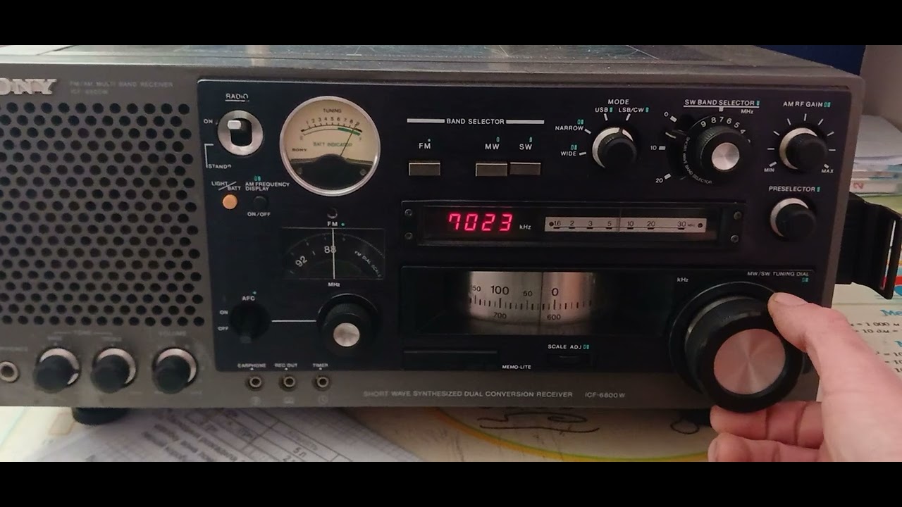Sony icf 6800w - YouTube