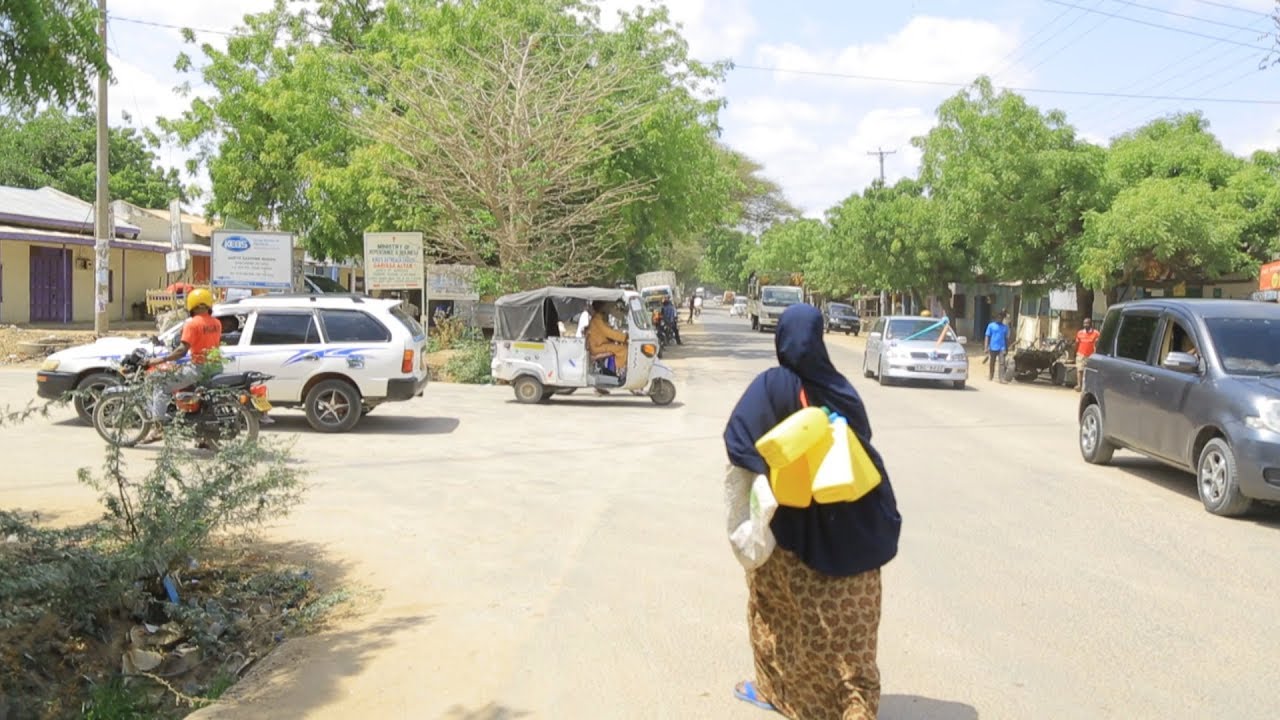 Garissa Town and Dadaab Refuge Camp With Tana River - YouTube