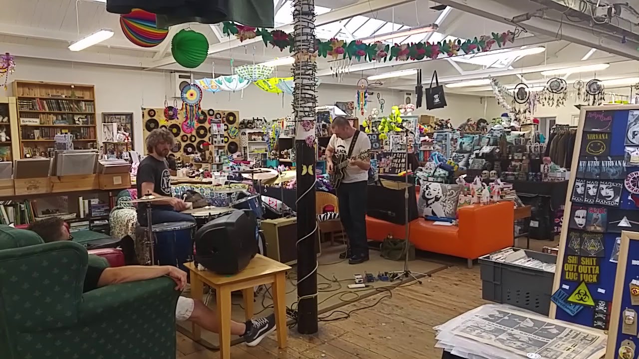 The Bonnevilles-Money-The Yellow Yard-Derry-24.08.19. - YouTube