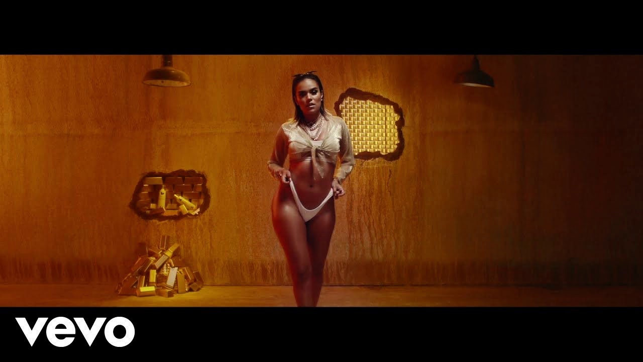 Karol G - Mi Cama [1 HORA] - YouTube
