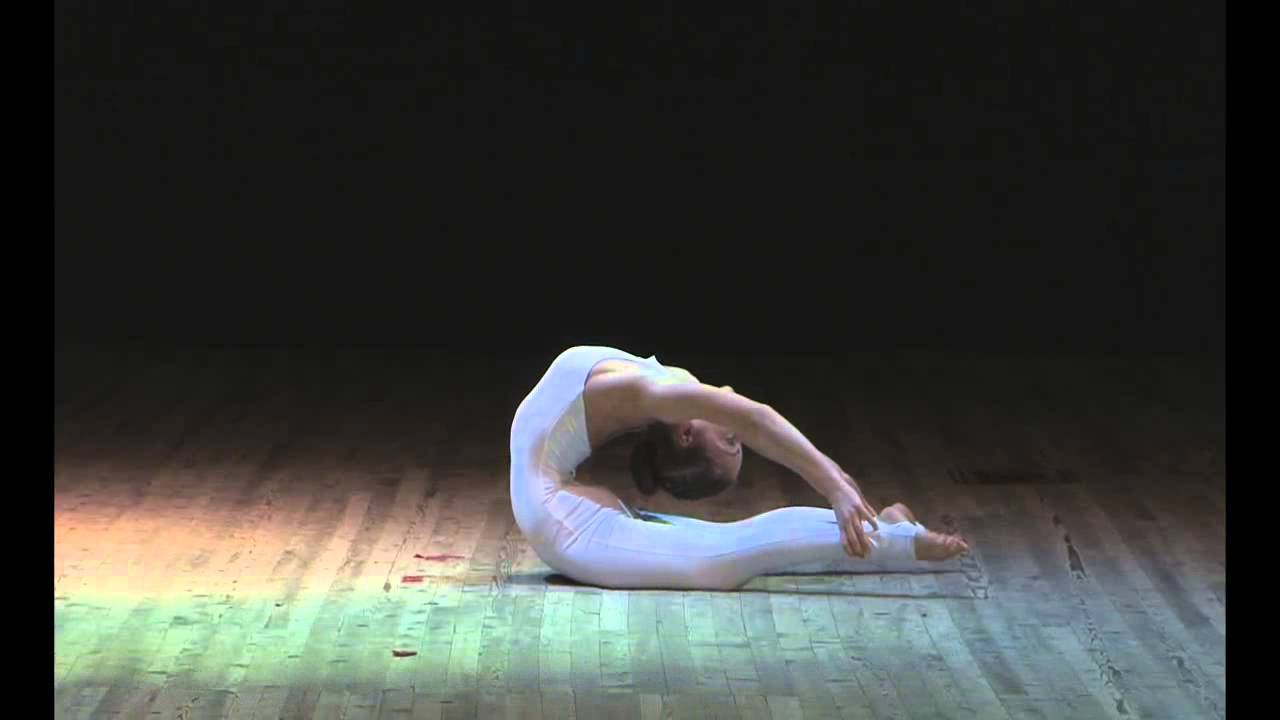 Contortion act by Anna 1559 / www.maximaaa.com - YouTube