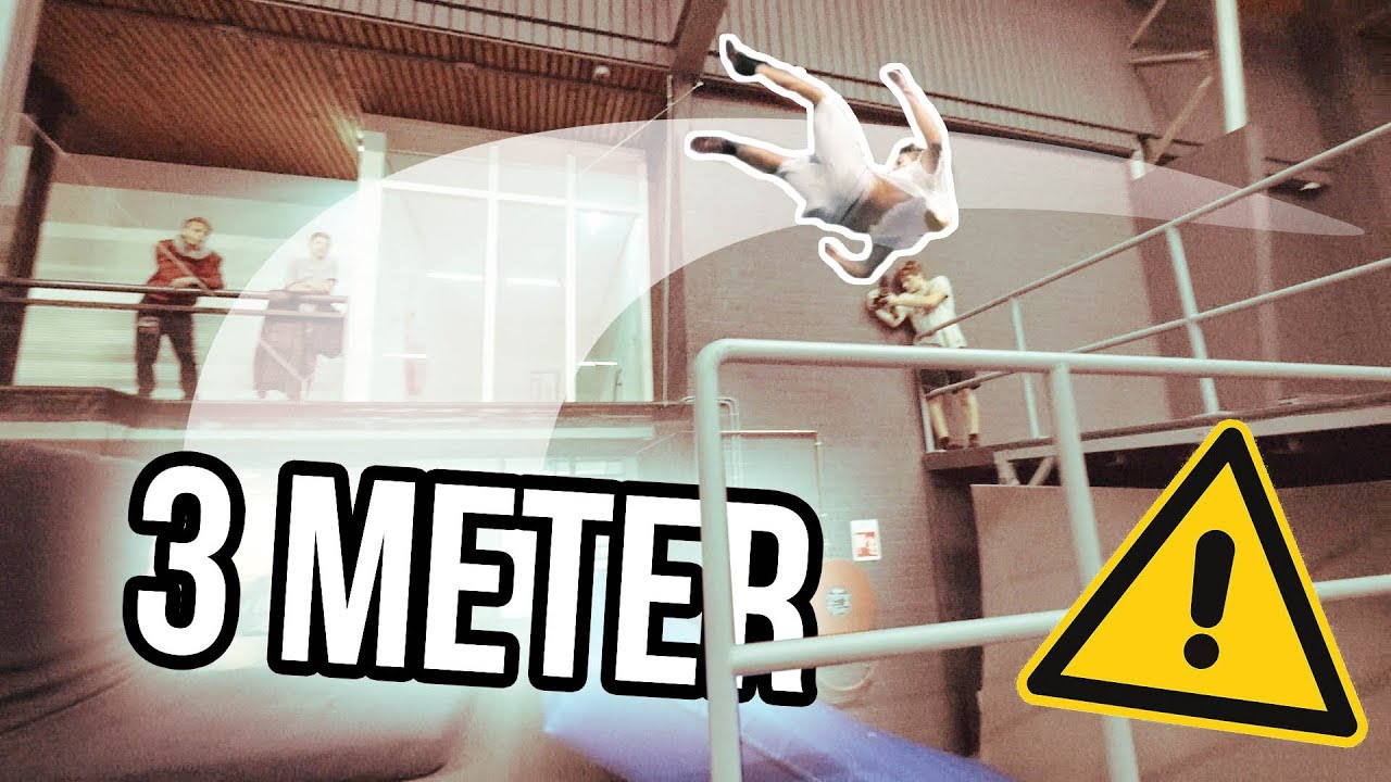 FRONTFLIP OVER EEN TRAP IN TRAMPOLINE PARK | Boazvb - YouTube