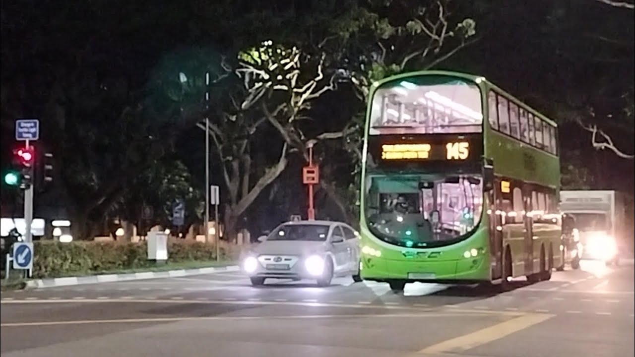 [緑たまご 2階建てバス] Buona Vista Bound SBS 145 at 1am, Henderson Road (Bukit ...