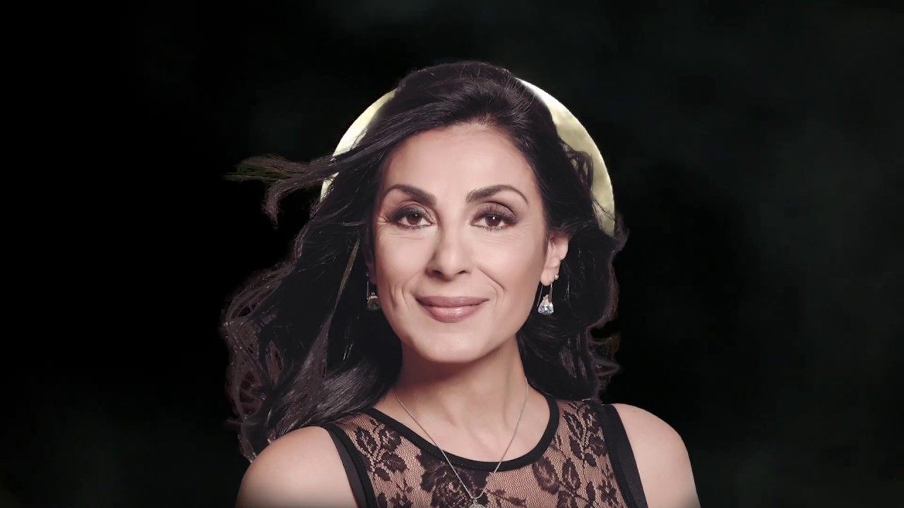 Esta Noche de Luna || Marcela Maciel || [lyric video] - YouTube