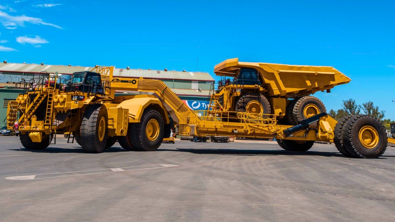Just Revealed! This Is How Heavy Mining Machines Are Transported - YouTube