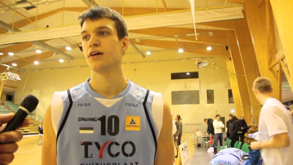 Martin Dorbek intervuuu peale Tyco Rapla - TTÜ mängu 01 02 2014 - YouTube