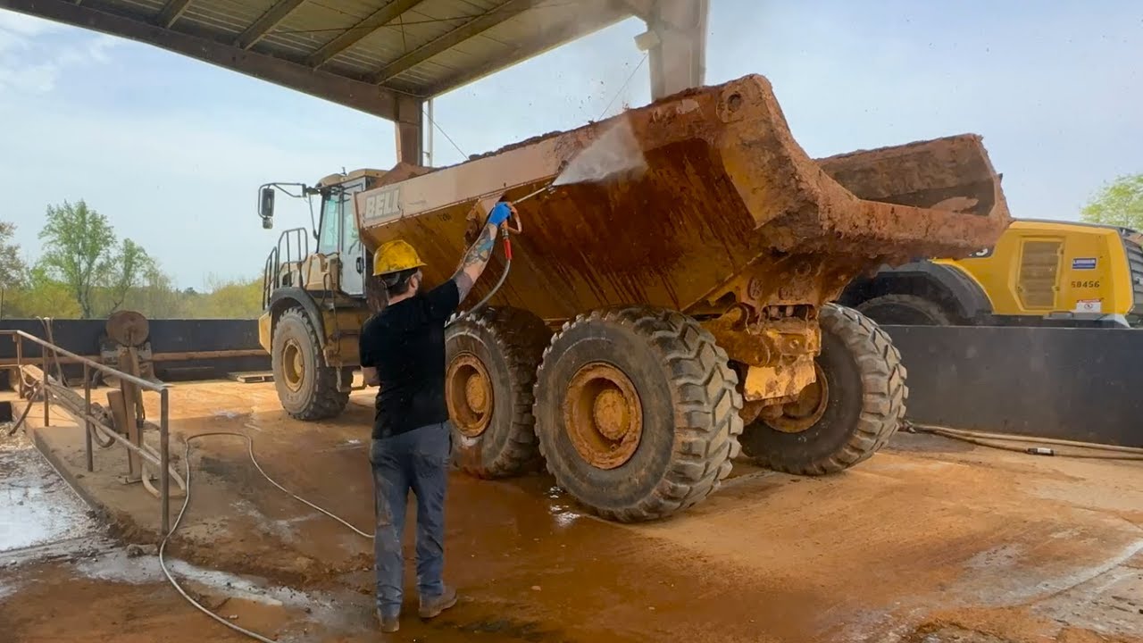 Deep Cleaning Dirty Machines | Heavy Equipment Pressure Washing - YouTube