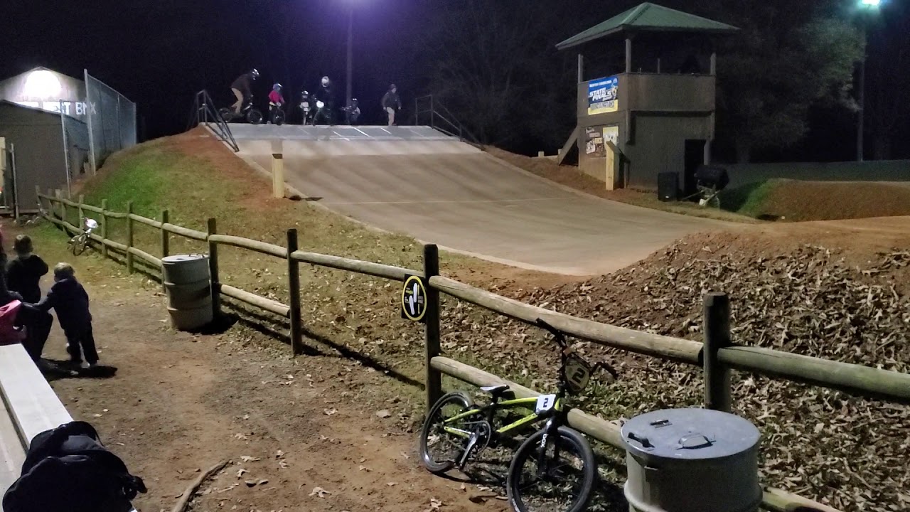 12/08/2020 - Hornets Nest BMX - Jacob & Nathan - Jumping the table ...