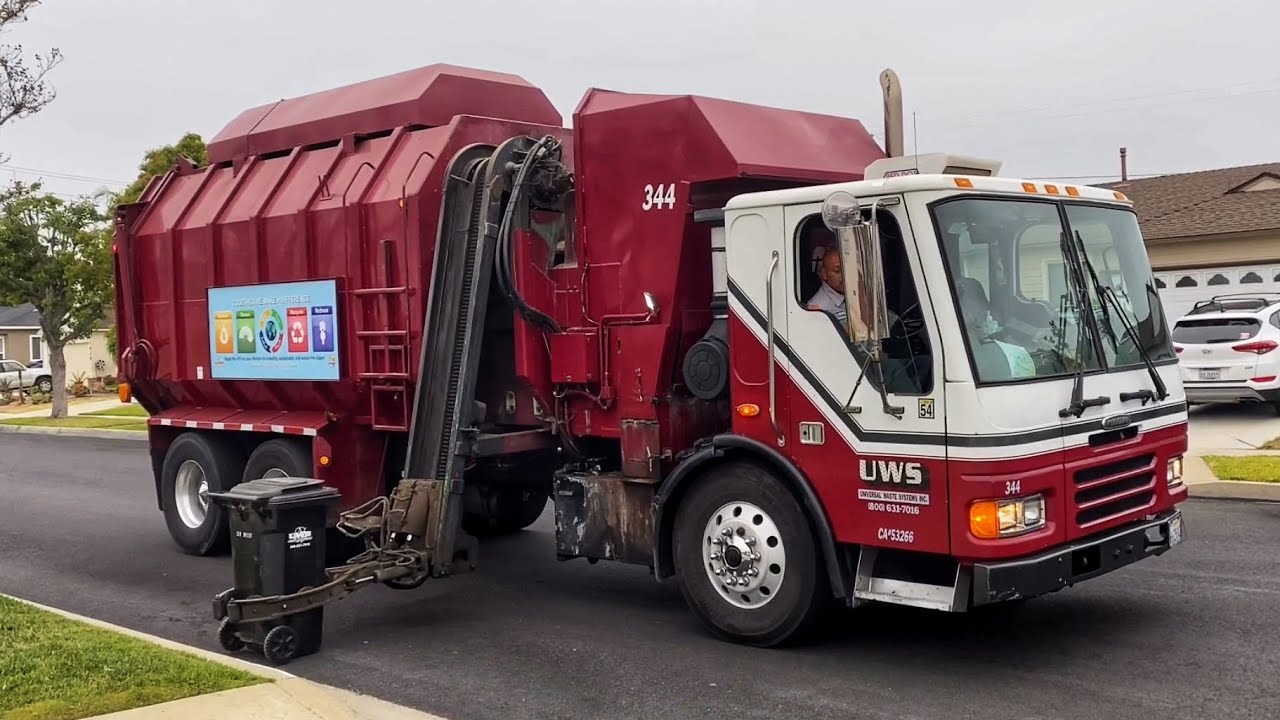 UWS | Freightliner Condor Amrep Octo ASL - YouTube