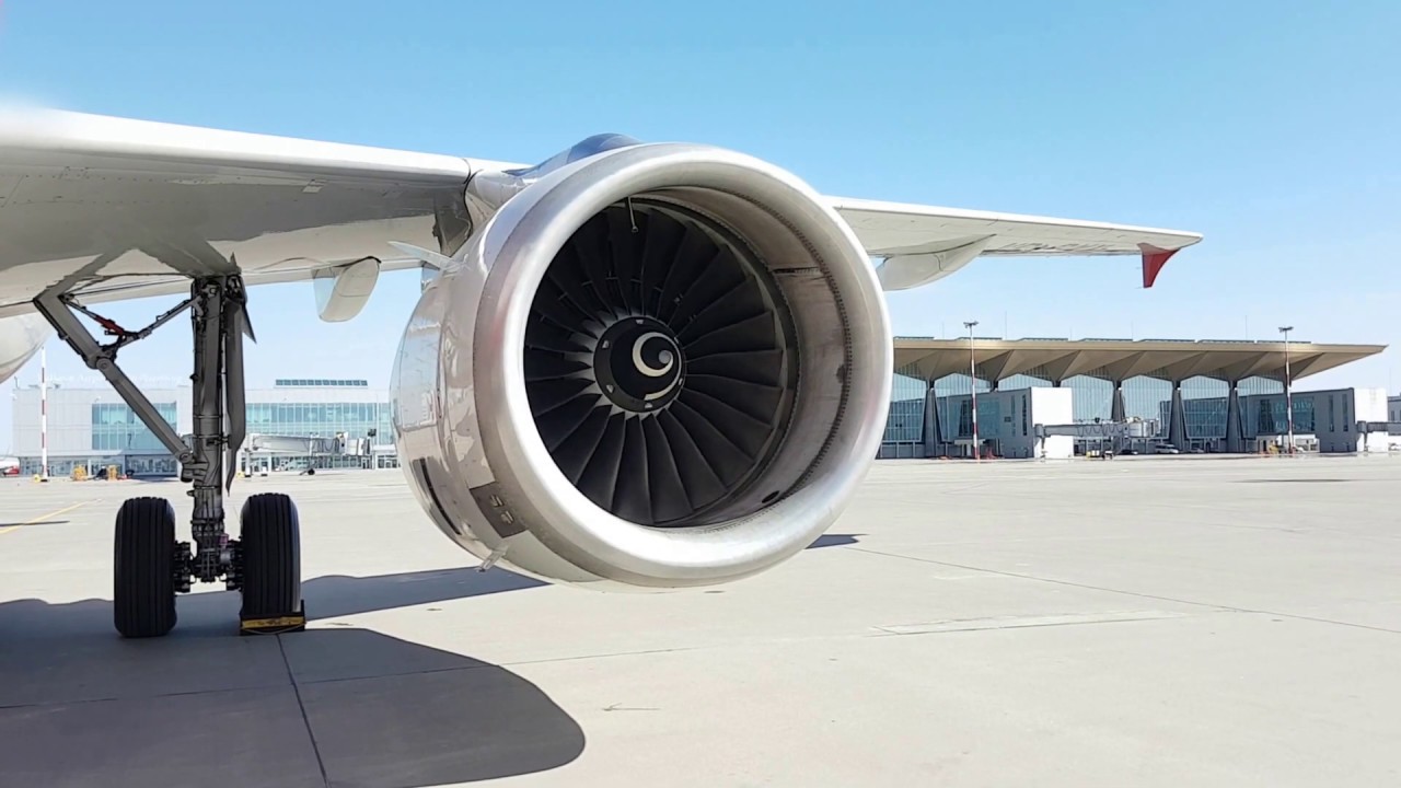 Airbus-320 IAE V2500 Engine 1 Start - YouTube