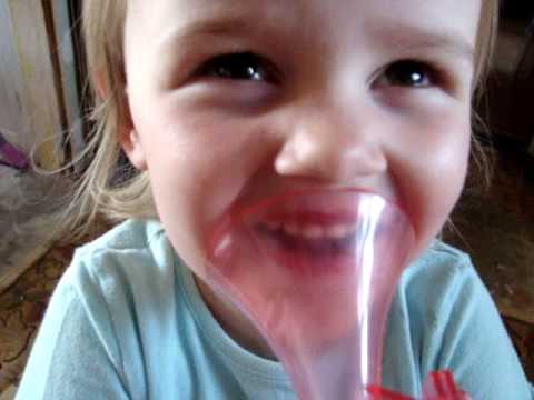 Ellie's Giggle, Farting Face!