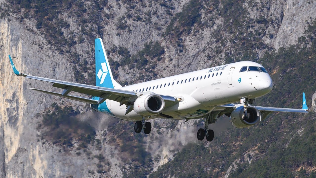 Flying Italy's regional airline - YouTube