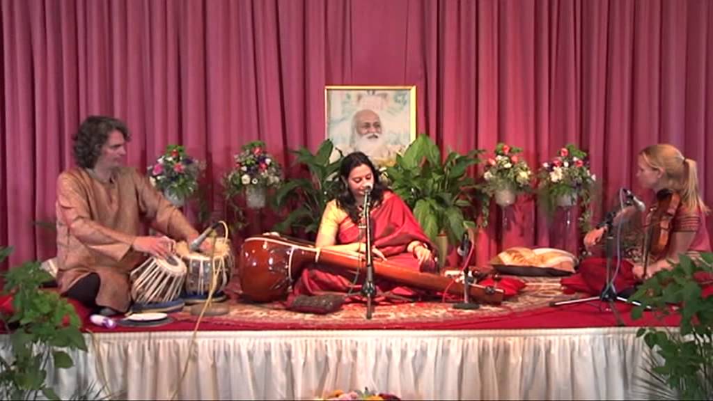 MERU Concert - Durga Bhajan, Devi Bhajo Durga in Raga Durga by Meeta ...