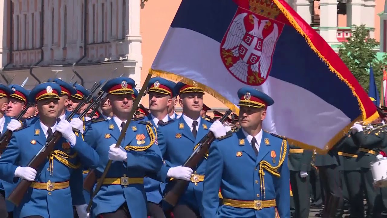 Parada pobede i defile gadrista Vojske Srbije - YouTube