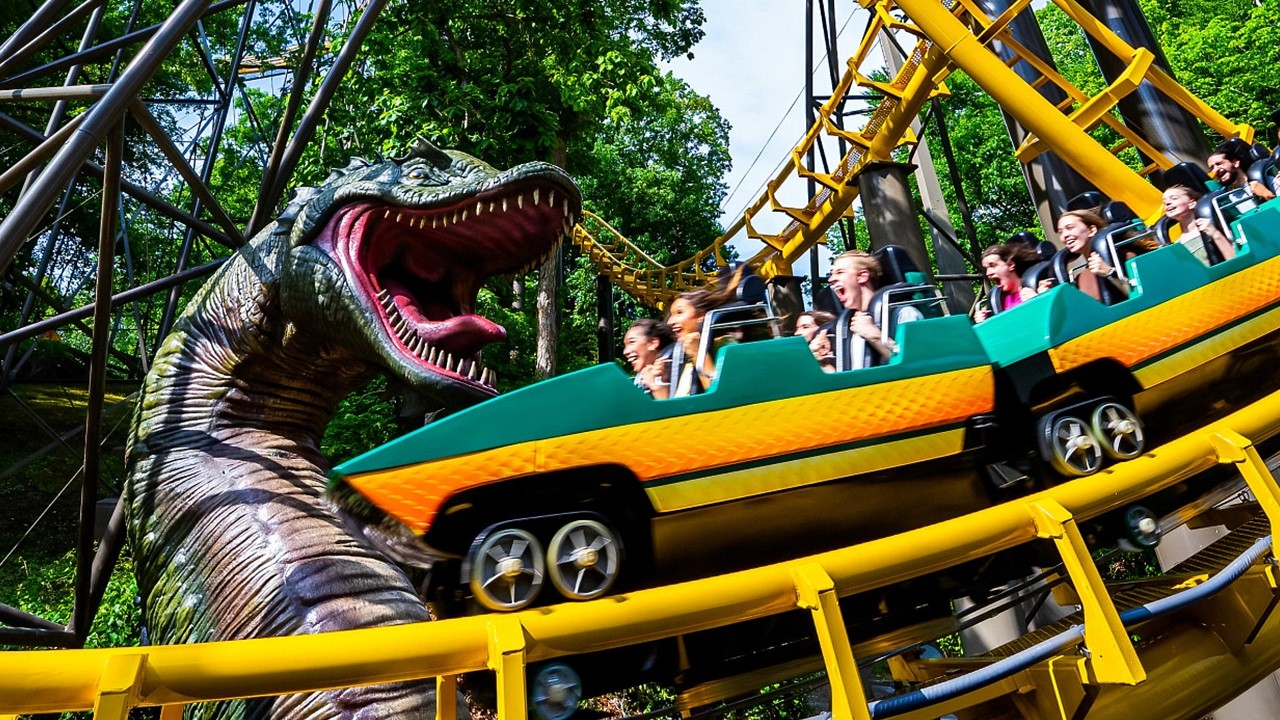 World’s ONLY interlocking DOUBLE LOOPS roller coaster | Loch Ness ...