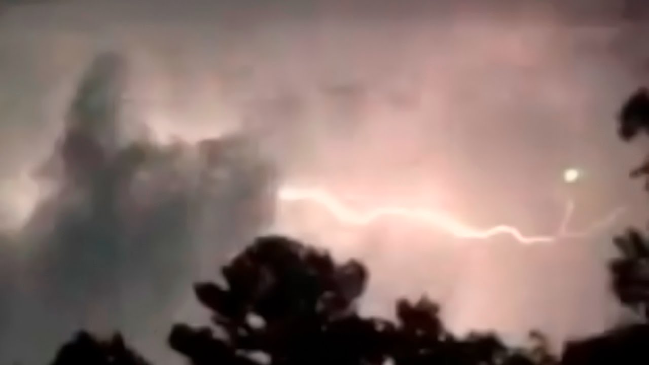 UFO struck by Lightning in Delaware, United States - August 2015 | UFO ...