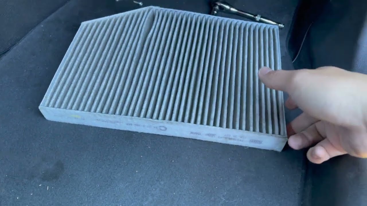 How to Replace Cabin Air Filter on 2019+ BMW 3 Series/4 Series (Under 3 ...