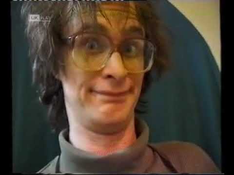 Simon Munnery - FuturTV - YouTube