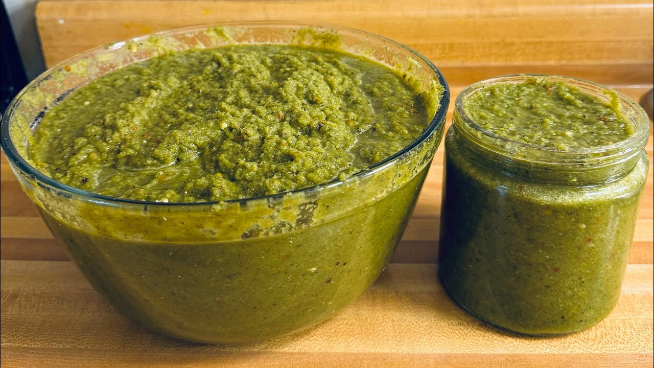 How I make my home made green seasoning!! Hot & spicy and mild !!🧂 ...