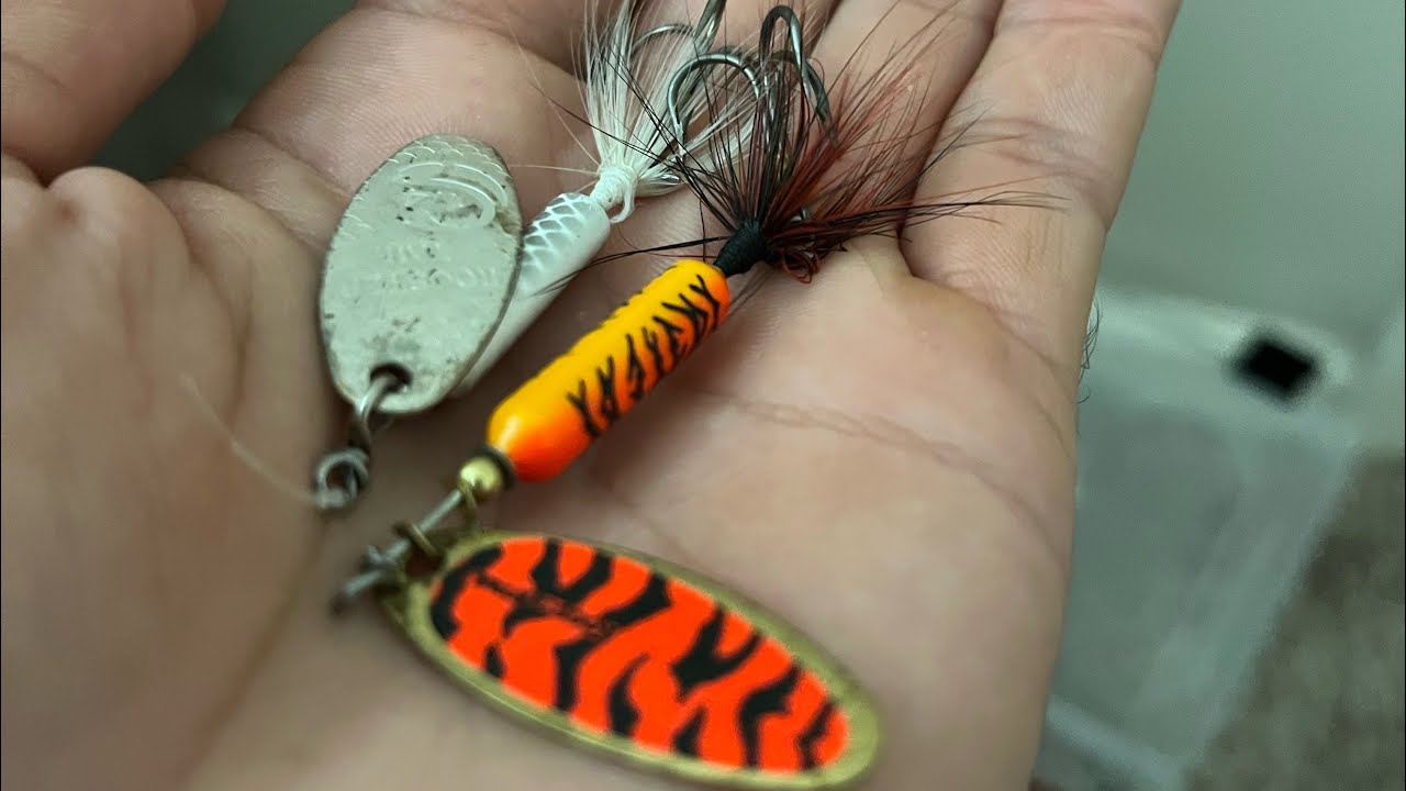Fishing Rooster tails on the Cumberland River with a trusty Zebco - YouTube
