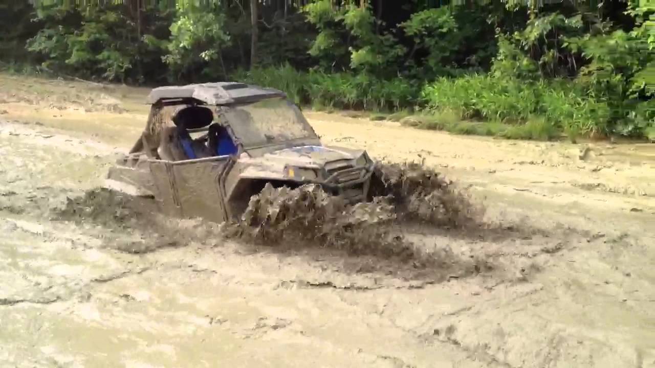 Polaris rzr 900 xp on 28" roctanes mudding - YouTube
