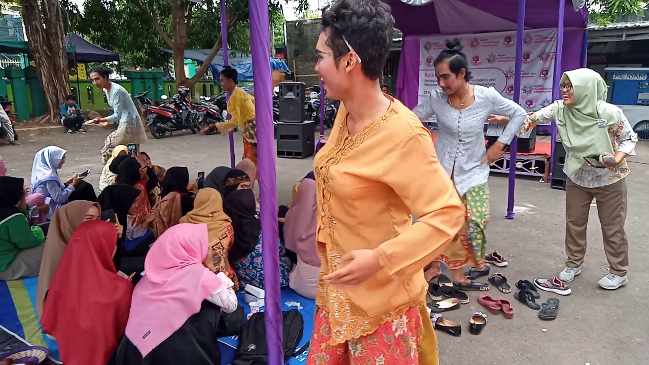 Tari Ronggeng Bugis - Telik Sandi (TEATER AWAL CIREBON) - YouTube