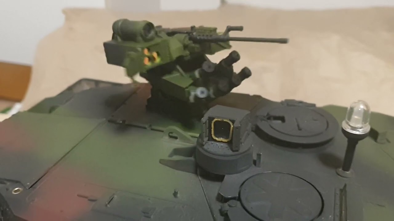 FLW 200, Leopard 2A6 - YouTube