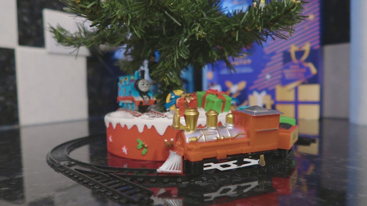 A Train Running Around A Tree About Trains??!? Thomas & Friends ...