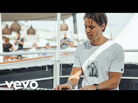 Kygo & Marshmello - Again feat. Chainsmokers Official music video - YouTube