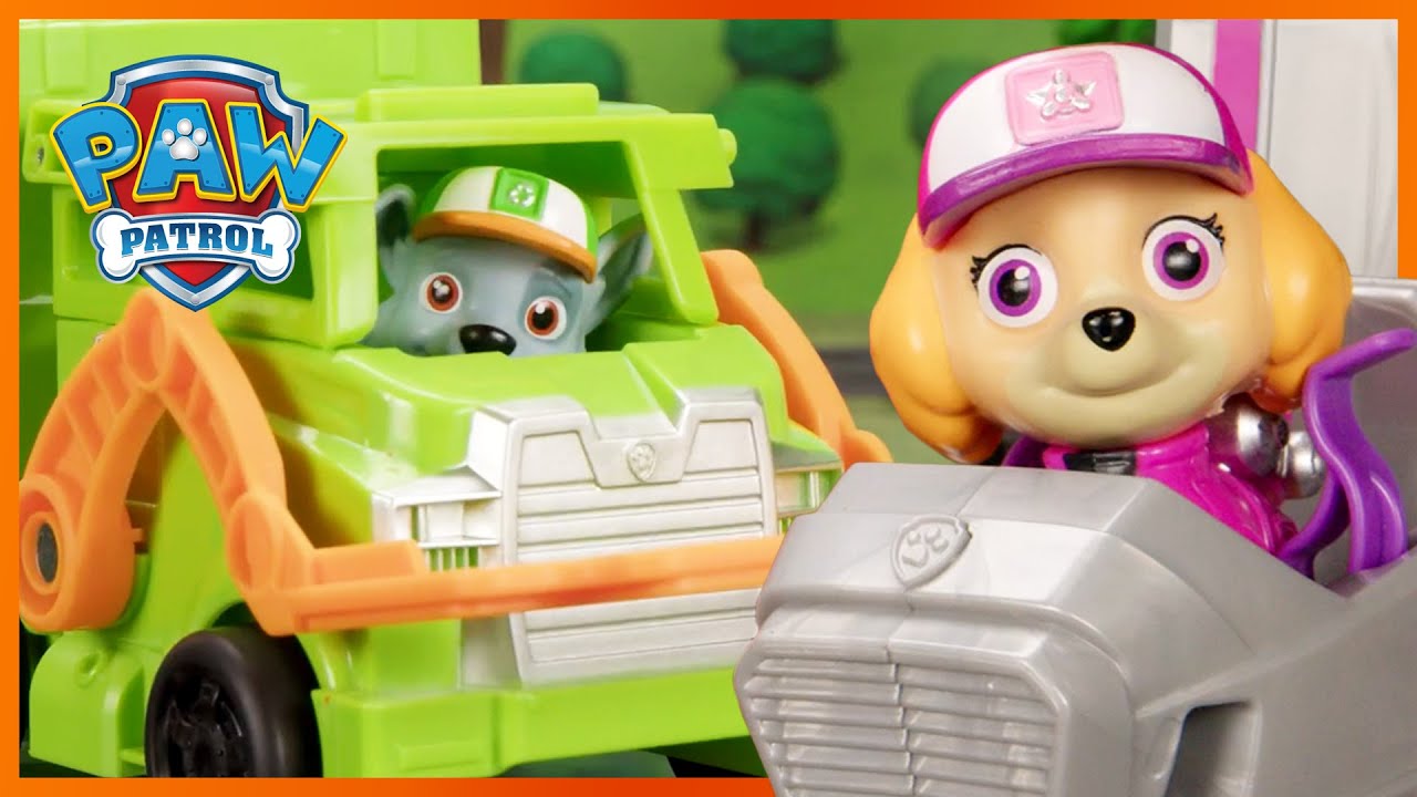 Big Truck Pups Save a Train 🚂| PAW Patrol | Toy Pretend Play Rescue for ...