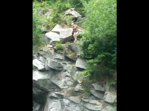 Becket Quarry Cliff Jumping - YouTube