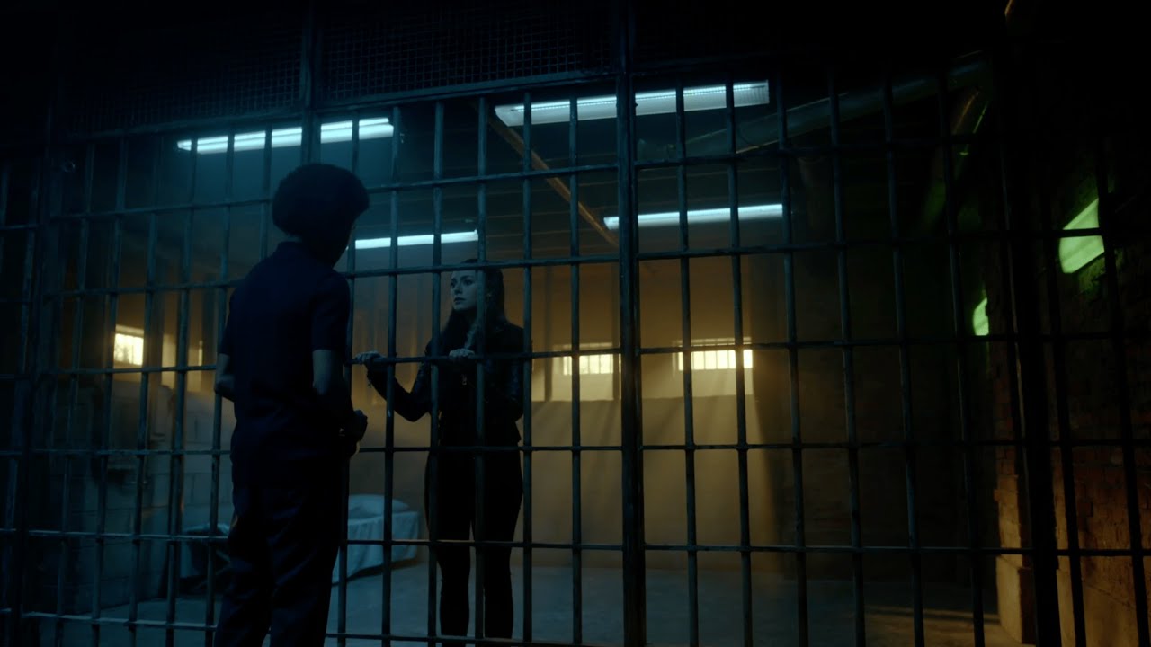 Legacies 4x16 MG sees that Hope got her humanity back - YouTube