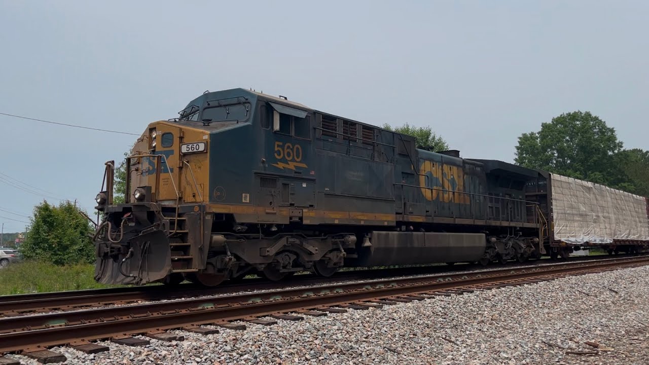 CSX 560 Leads Big CSX X407-14 SB Manifest Train Departing Florence SC With Mid DPU - YouTube