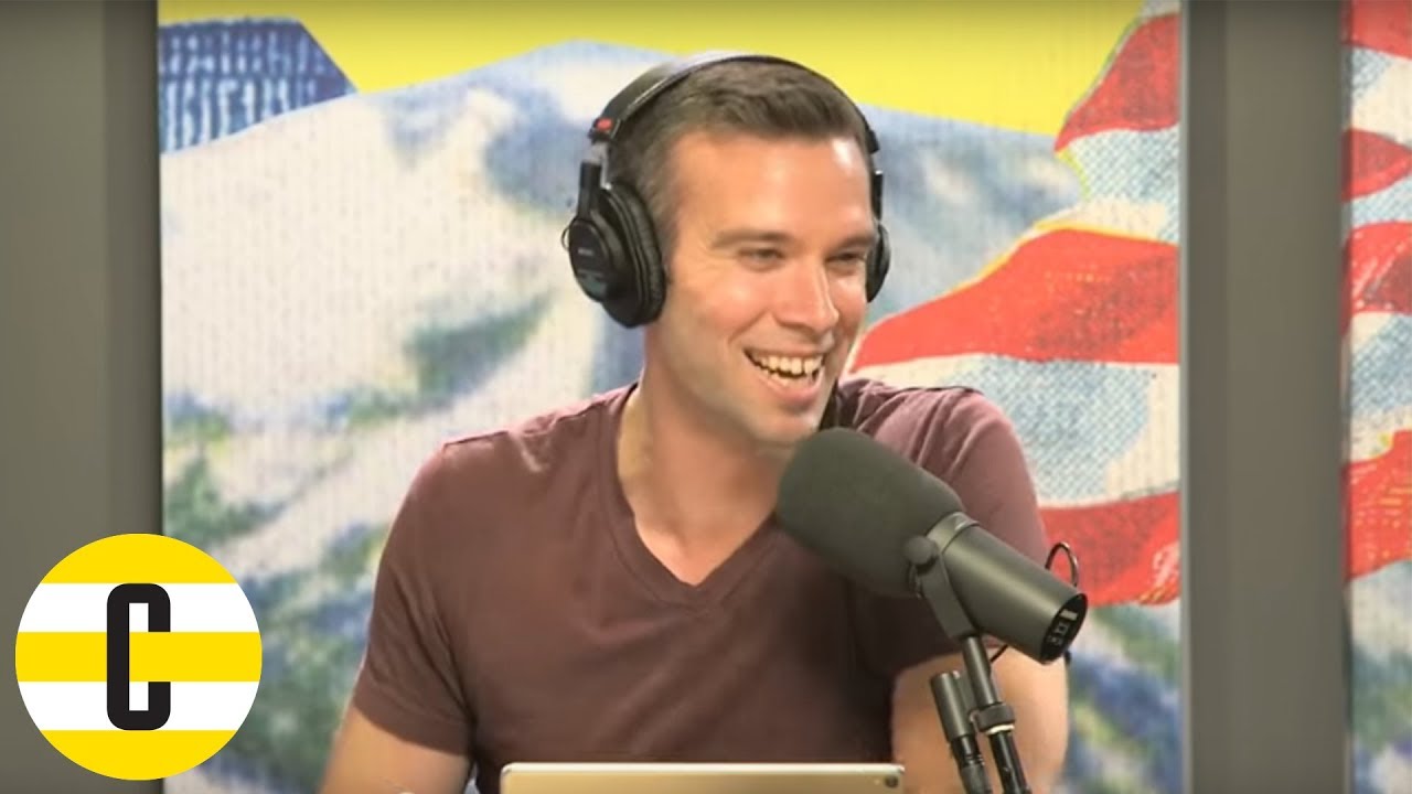 Christmas Mailbag! | Pod Save America - YouTube
