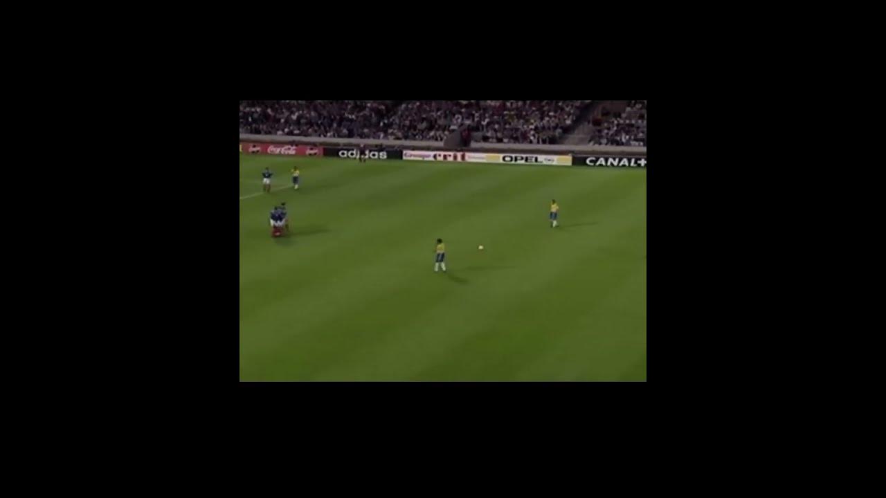 Roberto Carlos power ☠️ #robertocarlos #suiiiii #football #viral #shorts - YouTube