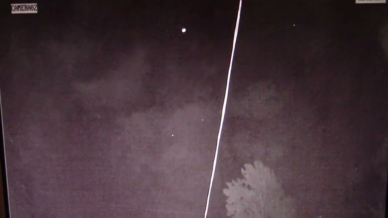 REAL UFO! MULTIPLE UAP'S - YouTube