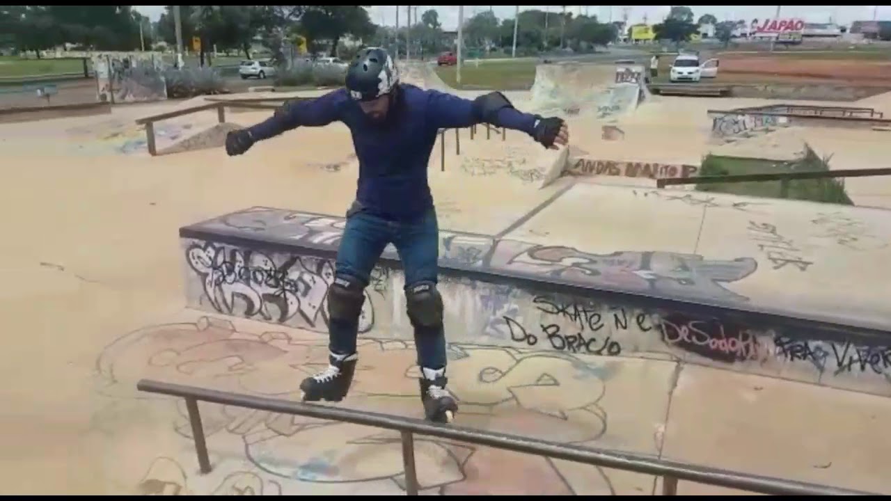 Treino Iniciante: front side grind no corrimão. Patins Street - YouTube