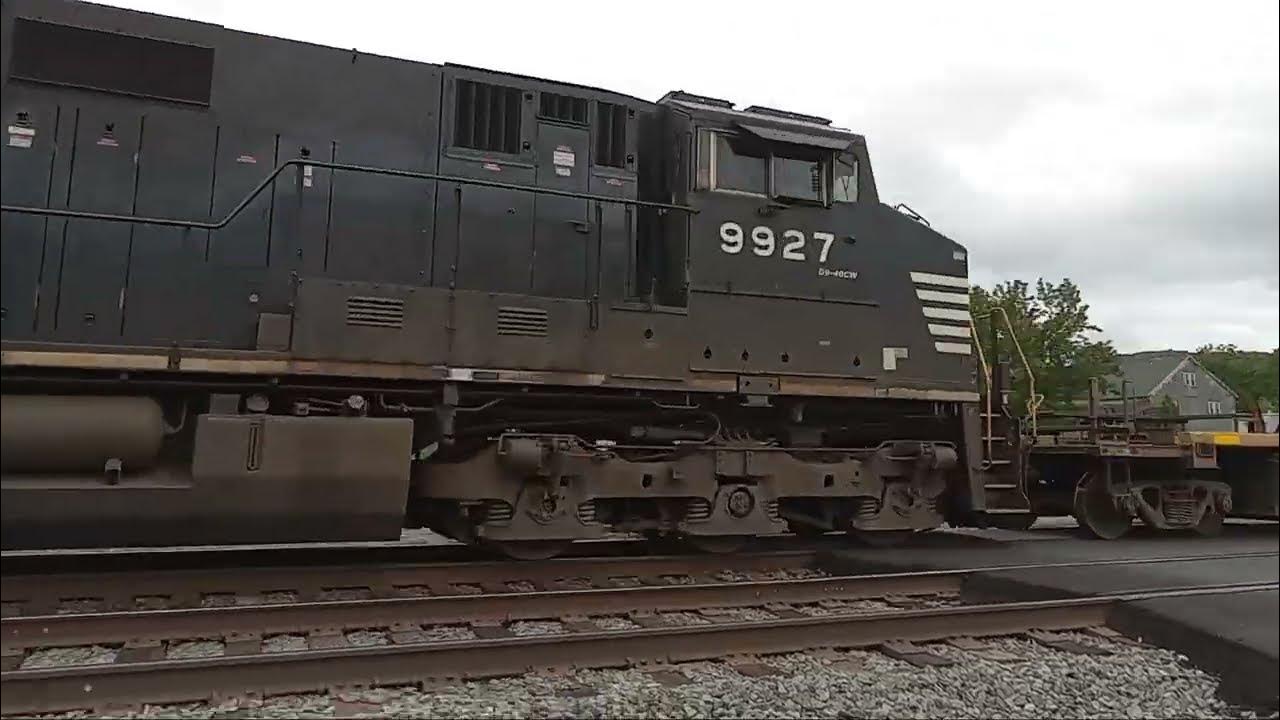 NS 7699 leads an intermodal train in Robesonia, PA (268) - YouTube