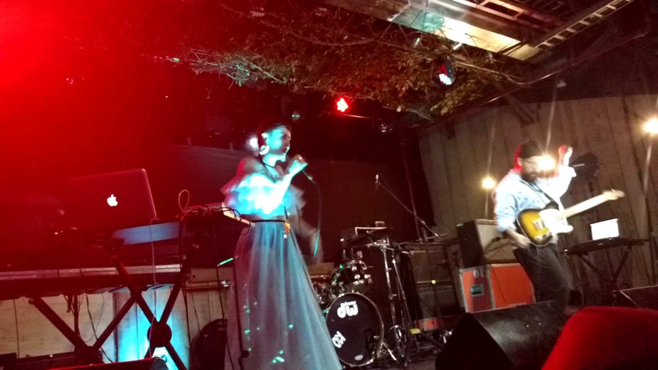 Salt Cathedral - No love (En Vivo) Bogotá - YouTube